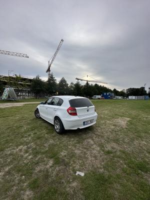 White BMW 120 2004 in Tallinn, with an engine capacity of 2.00 L and mileage of 404 thousand km for 2300 €, photo 12 on AUTOMOTO.COM.LV