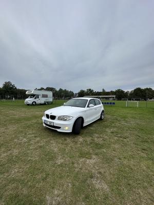 White BMW 120 2004 in Tallinn, with an engine capacity of 2.00 L and mileage of 404 thousand km for 2300 €, photo 14 on AUTOMOTO.COM.LV