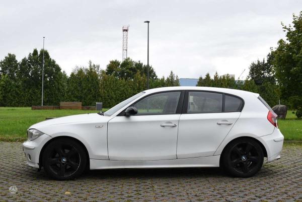 White BMW 120 2005 in Panevezys, with an engine capacity of 2.00 L and mileage of 322 thousand km for 2300 €, photo 9 on AUTOMOTO.COM.LV