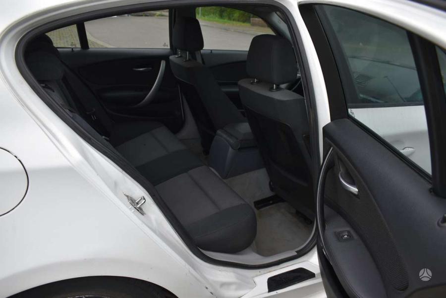 Balts BMW 120 2005 Panevēža, ar dzinēja tilpumu 2.00 L un nobraukumu 322 tūkst. km par 2300 €, foto 12 vietnē AUTOMOTO.COM.LV