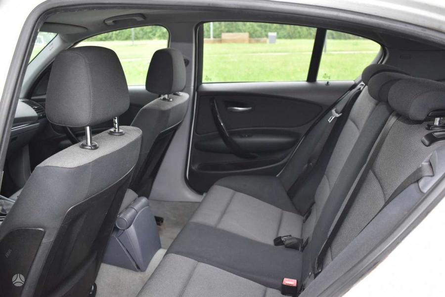 Balts BMW 120 2005 Panevēža, ar dzinēja tilpumu 2.00 L un nobraukumu 322 tūkst. km par 2300 €, foto 13 vietnē AUTOMOTO.COM.LV