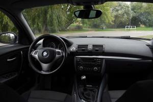 Balts BMW 120 2005 Panevēža, ar dzinēja tilpumu 2.00 L un nobraukumu 322 tūkst. km par 2300 €, foto 15 vietnē AUTOMOTO.COM.LV