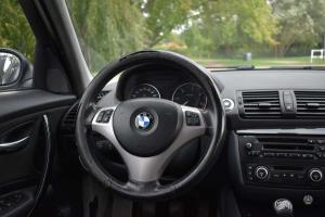 Balts BMW 120 2005 Panevēža, ar dzinēja tilpumu 2.00 L un nobraukumu 322 tūkst. km par 2300 €, foto 16 vietnē AUTOMOTO.COM.LV
