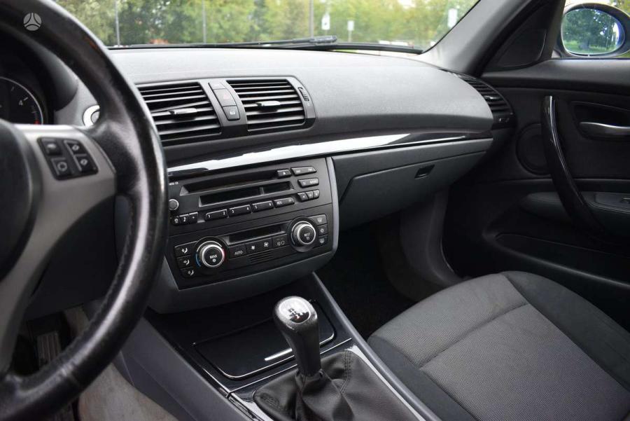 Balts BMW 120 2005 Panevēža, ar dzinēja tilpumu 2.00 L un nobraukumu 322 tūkst. km par 2300 €, foto 18 vietnē AUTOMOTO.COM.LV