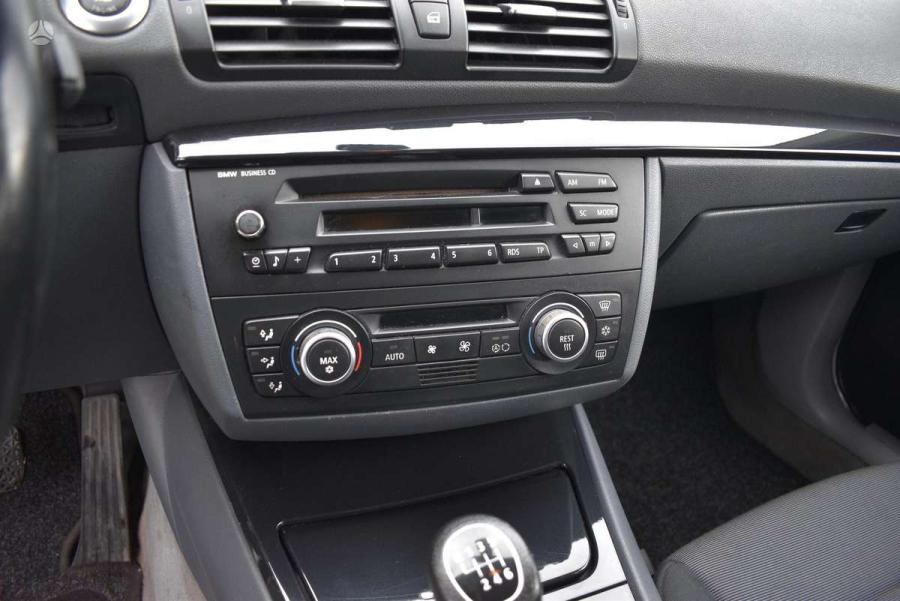 Balts BMW 120 2005 Panevēža, ar dzinēja tilpumu 2.00 L un nobraukumu 322 tūkst. km par 2300 €, foto 19 vietnē AUTOMOTO.COM.LV