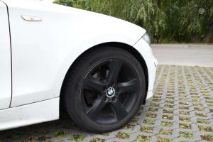 Balts BMW 120 2005 Panevēža, ar dzinēja tilpumu 2.00 L un nobraukumu 322 tūkst. km par 2300 €, foto 21 vietnē AUTOMOTO.COM.LV