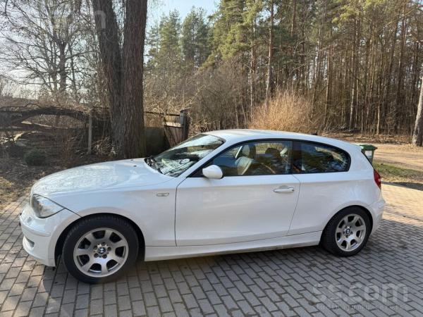 White BMW 120 2007 in Riga, with an engine capacity of 2.00 L and mileage of 206 thousand km for 3800 €, photo 6 on AUTOMOTO.COM.LV