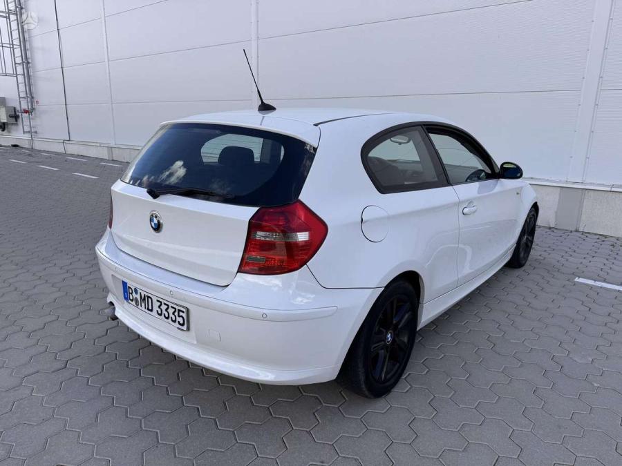 White BMW 120 2007 in Vilnius, with an engine capacity of 2.00 L and mileage of 313 thousand km for 3150 €, photo 7 on AUTOMOTO.COM.LV