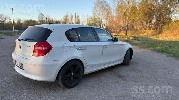 Белый БМВ 120 2008 в Рига, объемом двигателя 2.00 л и пробегом 332 тыс. км за 3800 €, фото 6 на AUTOMOTO.COM.LV