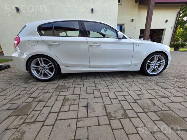 Balts BMW 120 2008 Tukums, ar dzinēja tilpumu 2.00 L un nobraukumu 229 tūkst. km par 3900 €, foto 4 vietnē AUTOMOTO.COM.LV