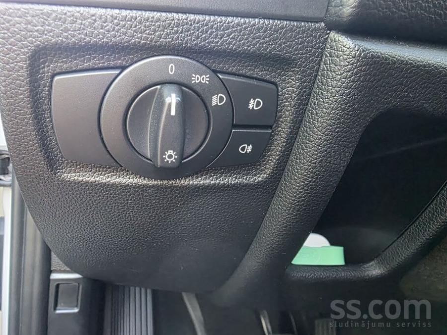 Balts BMW 120 2008 Tukums, ar dzinēja tilpumu 2.00 L un nobraukumu 229 tūkst. km par 3900 €, foto 14 vietnē AUTOMOTO.COM.LV