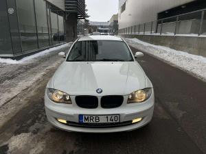 White BMW 120 2009 in Vilnius, with an engine capacity of 2.00 L and mileage of 277 thousand km for 3250 €, photo 3 on AUTOMOTO.COM.LV