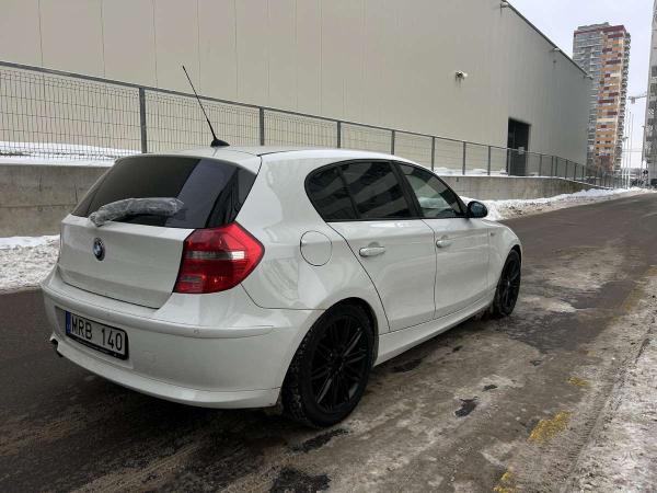 Balts BMW 120 2009 Viļņa, ar dzinēja tilpumu 2.00 L un nobraukumu 277 tūkst. km par 3250 €, foto 4 vietnē AUTOMOTO.COM.LV