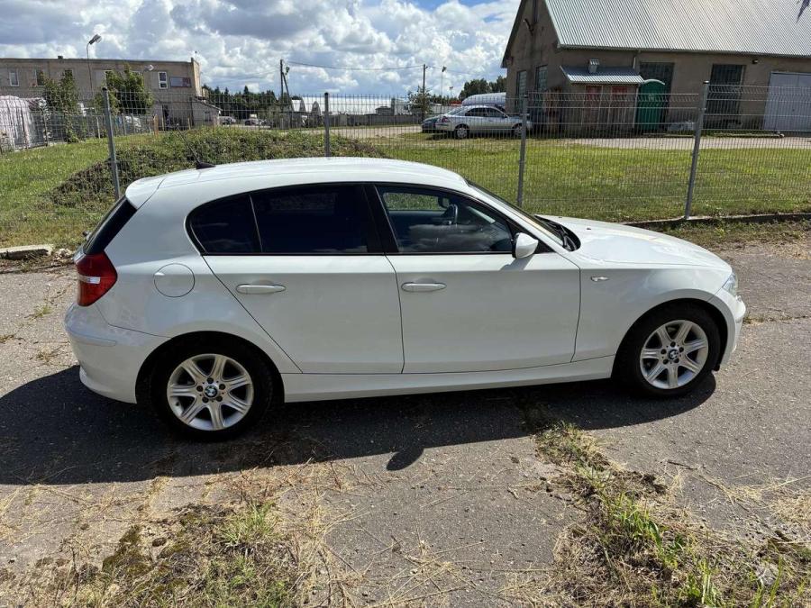 Balts BMW 120 2009 Radviliškis, ar dzinēja tilpumu 2.00 L un nobraukumu 339 tūkst. km par 3350 €, foto 12 vietnē AUTOMOTO.COM.LV