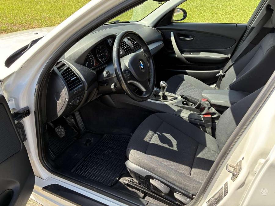 Balts BMW 120 2009 Radviliškis, ar dzinēja tilpumu 2.00 L un nobraukumu 339 tūkst. km par 3350 €, foto 16 vietnē AUTOMOTO.COM.LV