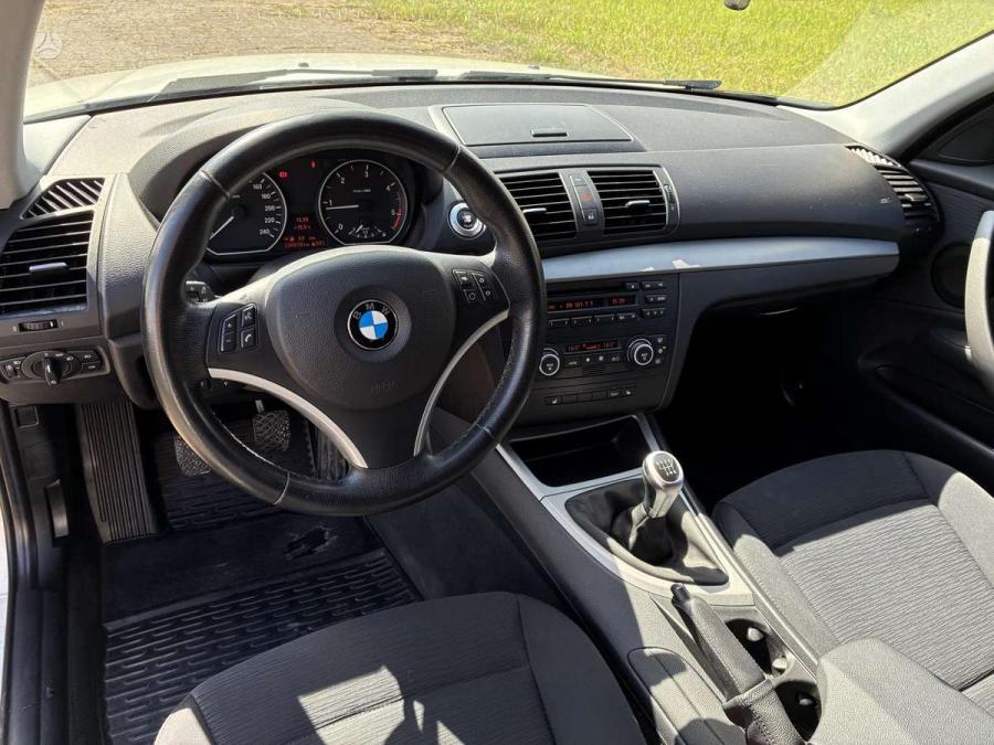 Balts BMW 120 2009 Radviliškis, ar dzinēja tilpumu 2.00 L un nobraukumu 339 tūkst. km par 3350 €, foto 21 vietnē AUTOMOTO.COM.LV