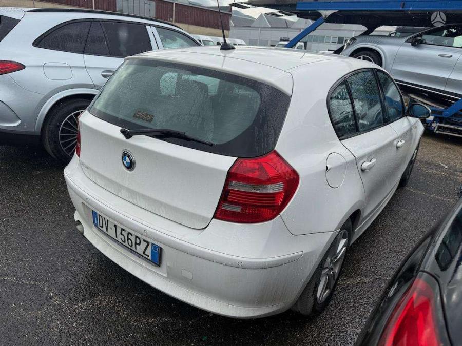 Balts BMW 120 2009 Šauļi, ar dzinēja tilpumu 2.00 L un nobraukumu 270 tūkst. km par 3850 €, foto 5 vietnē AUTOMOTO.COM.LV