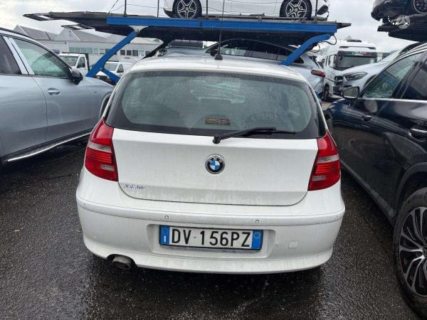 Balts BMW 120 2009 Šauļi, ar dzinēja tilpumu 2.00 L un nobraukumu 270 tūkst. km par 3850 €, foto 5 vietnē AUTOMOTO.COM.LV