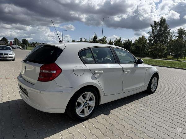 Balts BMW 120 2009 Šauļi, ar dzinēja tilpumu 2.00 L un nobraukumu 270 tūkst. km par 3850 €, foto 5 vietnē AUTOMOTO.COM.LV