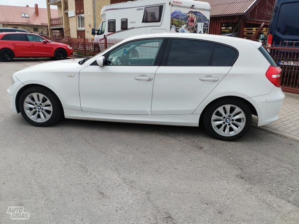 White BMW 120 2009 in Panevezys, with an engine capacity of 2.00 L and mileage of 328 thousand km for 3500 €, photo 4 on AUTOMOTO.COM.LV