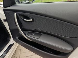 Balts BMW 120 2009 Panevēža, ar dzinēja tilpumu 2.00 L un nobraukumu 328 tūkst. km par 3500 €, foto 16 vietnē AUTOMOTO.COM.LV
