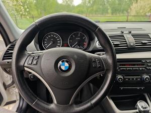 Balts BMW 120 2009 Panevēža, ar dzinēja tilpumu 2.00 L un nobraukumu 328 tūkst. km par 3500 €, foto 18 vietnē AUTOMOTO.COM.LV
