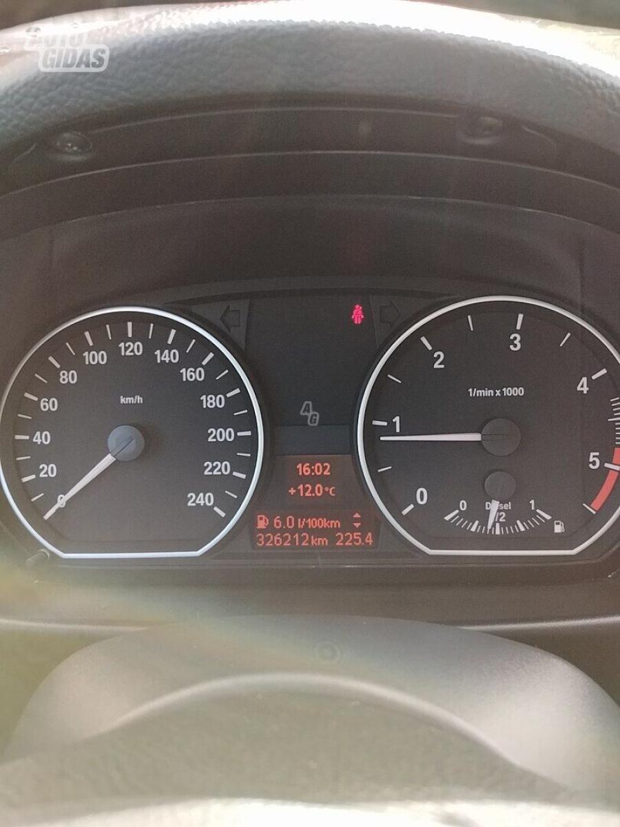 Balts BMW 120 2009 Panevēža, ar dzinēja tilpumu 2.00 L un nobraukumu 328 tūkst. km par 3500 €, foto 21 vietnē AUTOMOTO.COM.LV