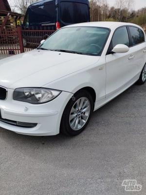 Balts BMW 120 2009 Panevēža, ar dzinēja tilpumu 2.00 L un nobraukumu 328 tūkst. km par 3500 €, foto  vietnē AUTOMOTO.COM.LV