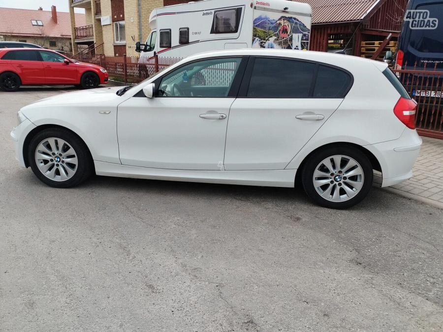Balts BMW 120 2009 Panevēža, ar dzinēja tilpumu 2.00 L un nobraukumu 328 tūkst. km par 3500 €, foto 5 vietnē AUTOMOTO.COM.LV