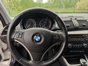 Balts BMW 120 2009 Panevēža, ar dzinēja tilpumu 2.00 L un nobraukumu 328 tūkst. km par 3500 €, foto 18 vietnē AUTOMOTO.COM.LV