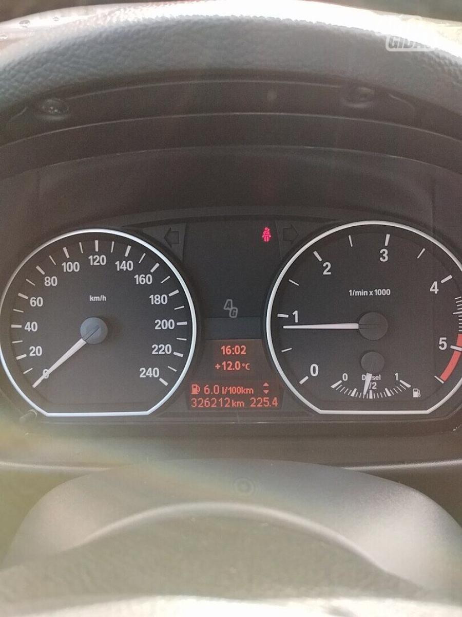 Balts BMW 120 2009 Panevēža, ar dzinēja tilpumu 2.00 L un nobraukumu 328 tūkst. km par 3500 €, foto 21 vietnē AUTOMOTO.COM.LV