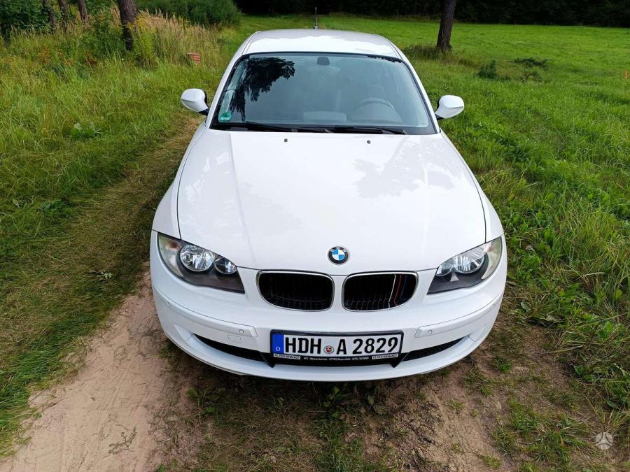 Balts BMW 120 2009 Kauņa, ar dzinēja tilpumu 2.00 L un nobraukumu 273 tūkst. km par 4550 €, foto 14 vietnē AUTOMOTO.COM.LV