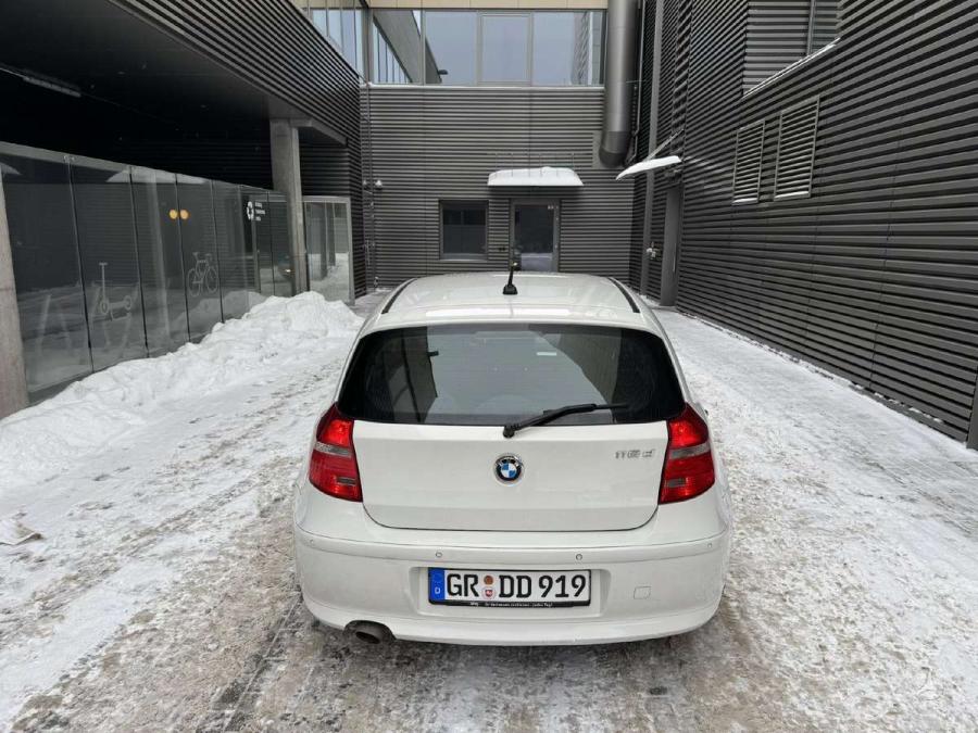 Balts BMW 120 2010 Viļņa, ar dzinēja tilpumu 2.00 L un nobraukumu 279 tūkst. km par 4150 €, foto 6 vietnē AUTOMOTO.COM.LV