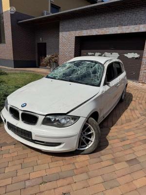 Balts BMW 120 2010 Viļņa, ar dzinēja tilpumu 2.00 L un nobraukumu 3 tūkst. km par 999 €, foto 3 vietnē AUTOMOTO.COM.LV