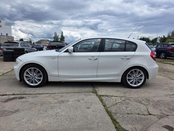 White BMW 120 2010 in Utena, with an engine capacity of 2.00 L and mileage of 353 thousand km for 3999 €, photo 3 on AUTOMOTO.COM.LV