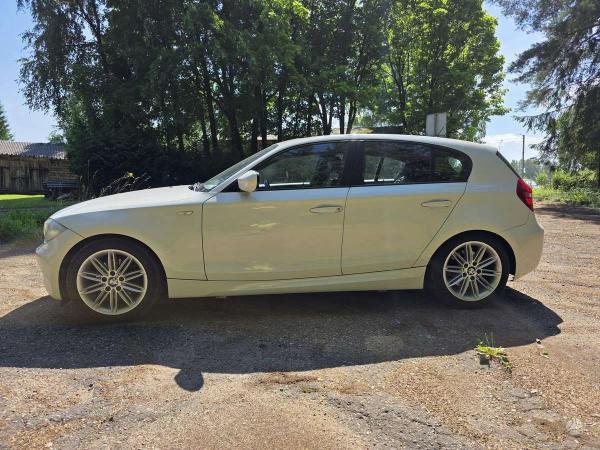 Balts BMW 120 2010 Utena, ar dzinēja tilpumu 2.00 L un nobraukumu 253 tūkst. km par 3750 €, foto 4 vietnē AUTOMOTO.COM.LV