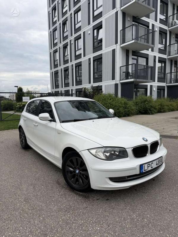 Balts BMW 120 2010 Viļņa, ar dzinēja tilpumu 2.00 L un nobraukumu 275 tūkst. km par 2200 €, foto 3 vietnē AUTOMOTO.COM.LV