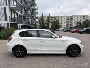 White BMW 120 2010 in Vilnius, with an engine capacity of 2.00 L and mileage of 275 thousand km for 2200 €, photo 5 on AUTOMOTO.COM.LV