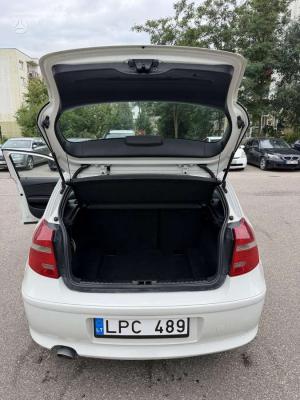 White BMW 120 2010 in Vilnius, with an engine capacity of 2.00 L and mileage of 275 thousand km for 2200 €, photo 13 on AUTOMOTO.COM.LV