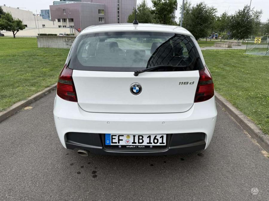 Balts BMW 120 2010 Viļņa, ar dzinēja tilpumu 2.00 L un nobraukumu 275 tūkst. km par 3450 €, foto 5 vietnē AUTOMOTO.COM.LV