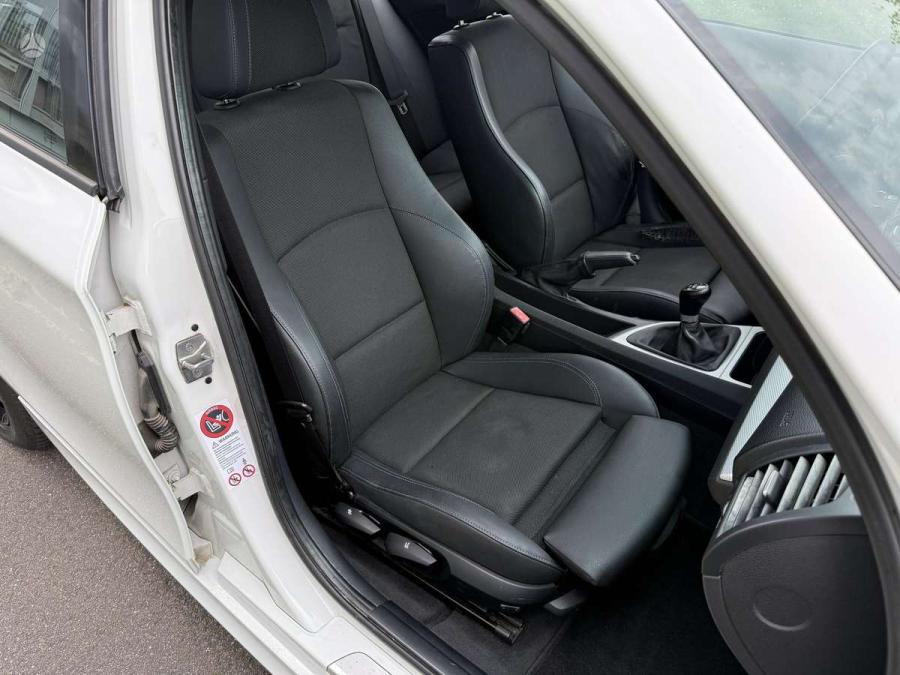 Balts BMW 120 2010 Viļņa, ar dzinēja tilpumu 2.00 L un nobraukumu 275 tūkst. km par 3450 €, foto 12 vietnē AUTOMOTO.COM.LV