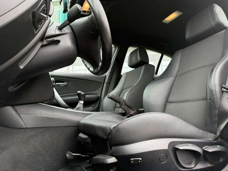 Balts BMW 120 2010 Viļņa, ar dzinēja tilpumu 2.00 L un nobraukumu 275 tūkst. km par 3450 €, foto 18 vietnē AUTOMOTO.COM.LV