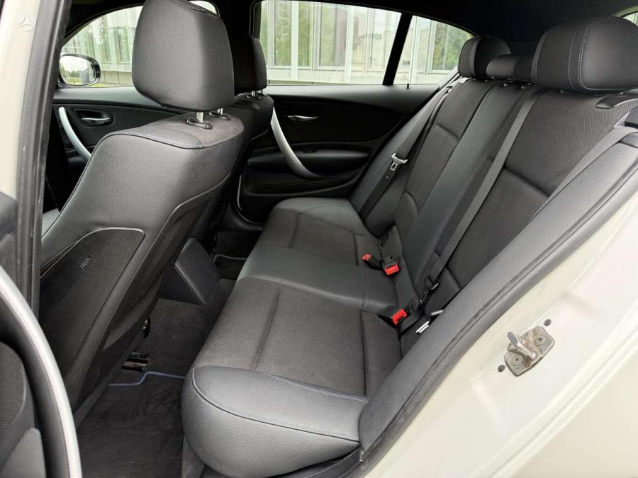 Balts BMW 120 2010 Viļņa, ar dzinēja tilpumu 2.00 L un nobraukumu 275 tūkst. km par 3450 €, foto 19 vietnē AUTOMOTO.COM.LV