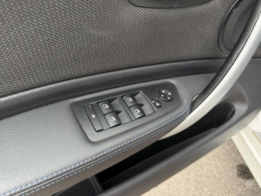 Balts BMW 120 2010 Viļņa, ar dzinēja tilpumu 2.00 L un nobraukumu 275 tūkst. km par 3450 €, foto 20 vietnē AUTOMOTO.COM.LV