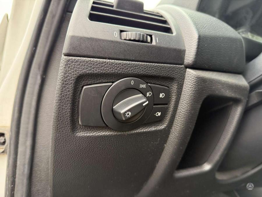Balts BMW 120 2010 Viļņa, ar dzinēja tilpumu 2.00 L un nobraukumu 275 tūkst. km par 3450 €, foto 21 vietnē AUTOMOTO.COM.LV