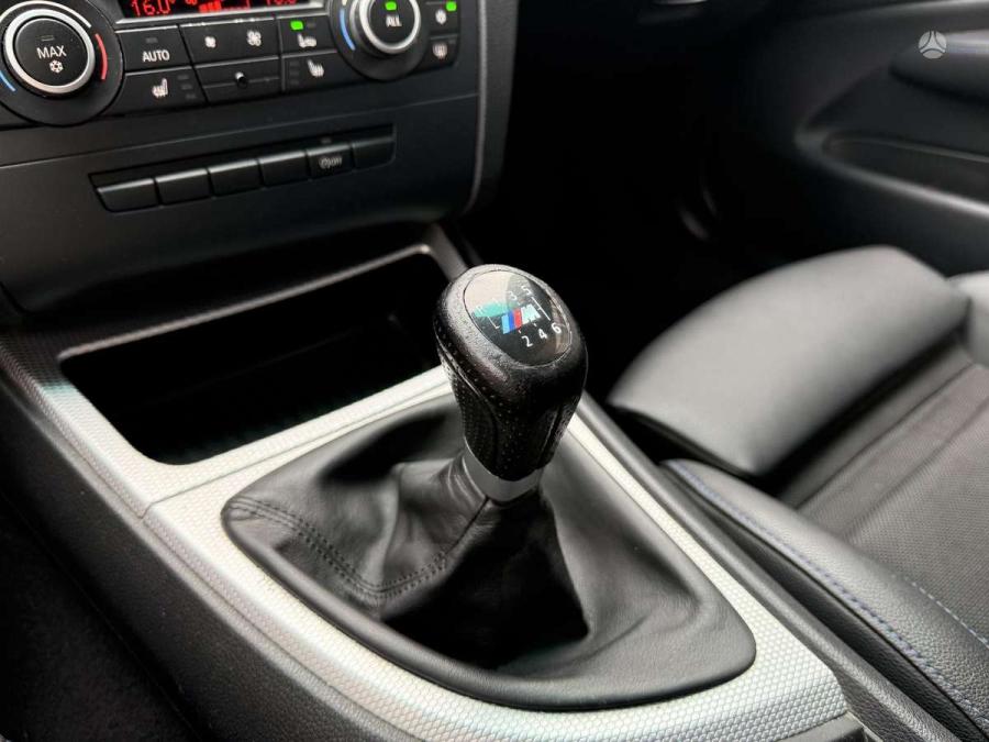 Balts BMW 120 2010 Viļņa, ar dzinēja tilpumu 2.00 L un nobraukumu 275 tūkst. km par 3450 €, foto 23 vietnē AUTOMOTO.COM.LV