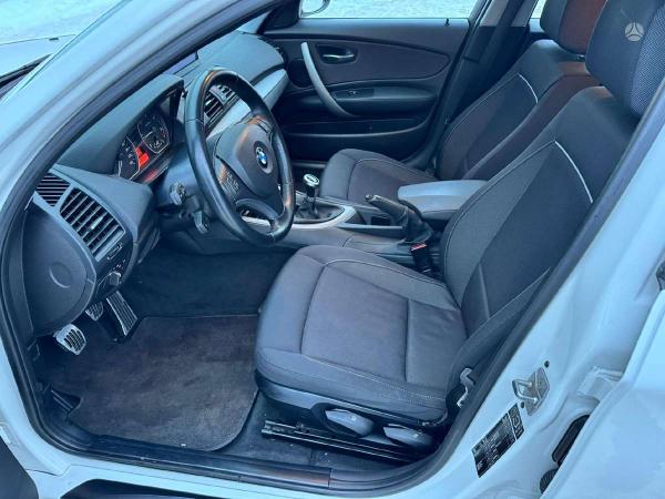 Balts BMW 120 2011 Marijampole, ar dzinēja tilpumu 2.00 L un nobraukumu 263 tūkst. km par 3600 €, foto 9 vietnē AUTOMOTO.COM.LV