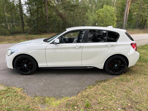 White BMW 120 2011 in Riga, with an engine capacity of 2.00 L and mileage of 248 thousand km for 9700 €, photo 8 on AUTOMOTO.COM.LV