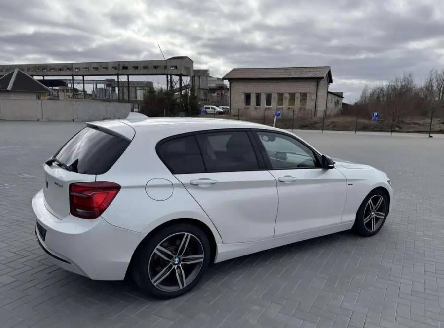 Balts BMW 120 2012 Telšiai, ar dzinēja tilpumu 2.00 L un nobraukumu 259 tūkst. km par 6490 €, foto 16 vietnē AUTOMOTO.COM.LV
