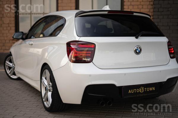 White BMW 120 2013 in Riga, with an engine capacity of 2.00 L and mileage of 258 thousand km for 8990 €, photo 9 on AUTOMOTO.COM.LV
